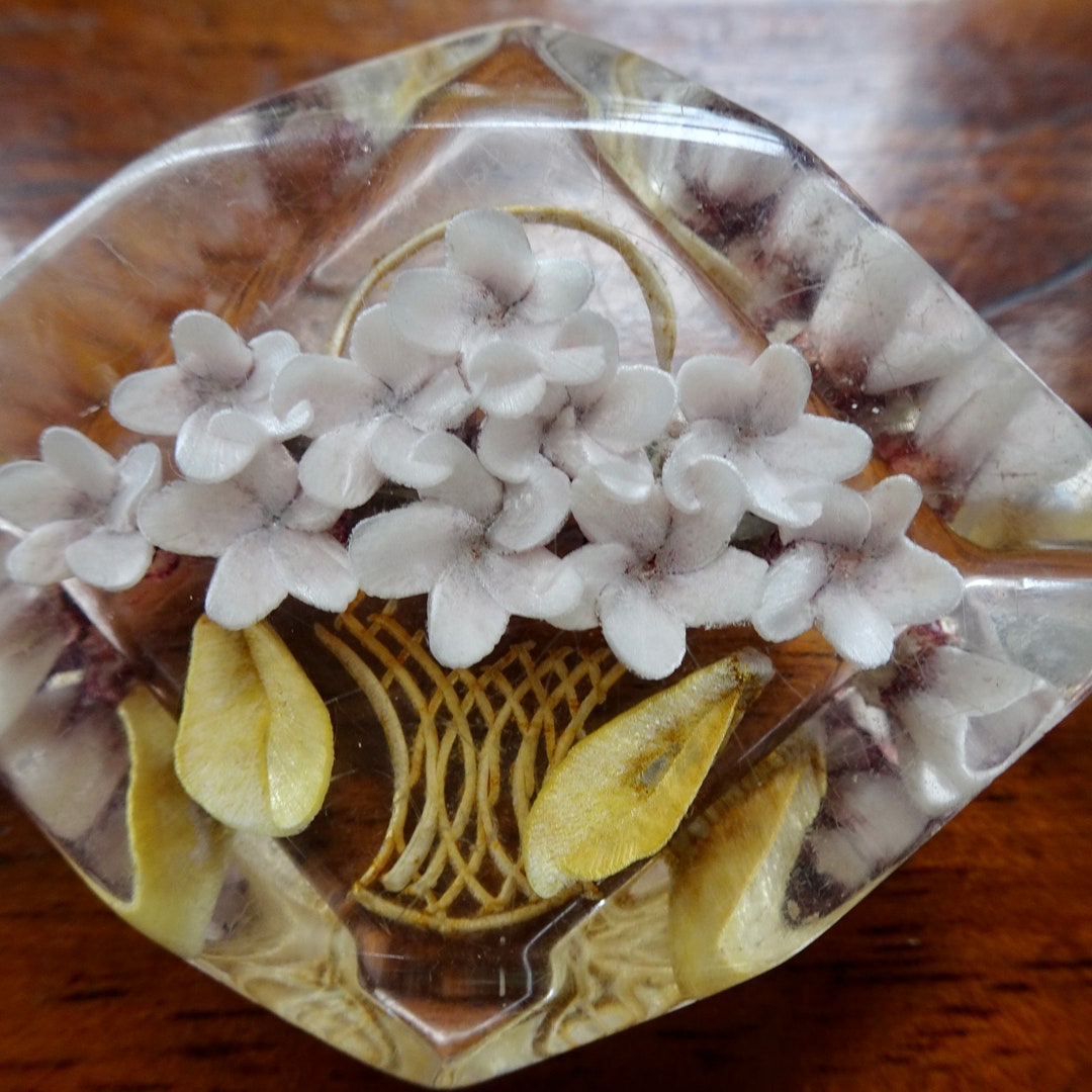 Vintage Reverse Carved Lucite Powder Pink Flower Vase Daisy Brooch Mid ...