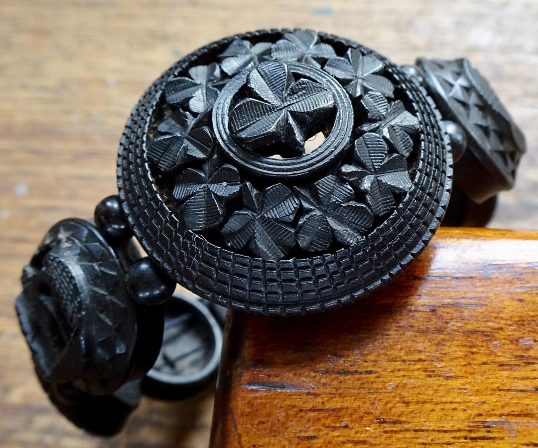 Antique Victorian Carved BOG OAK Jet Black Irish Shamrock Abbey Bead ...