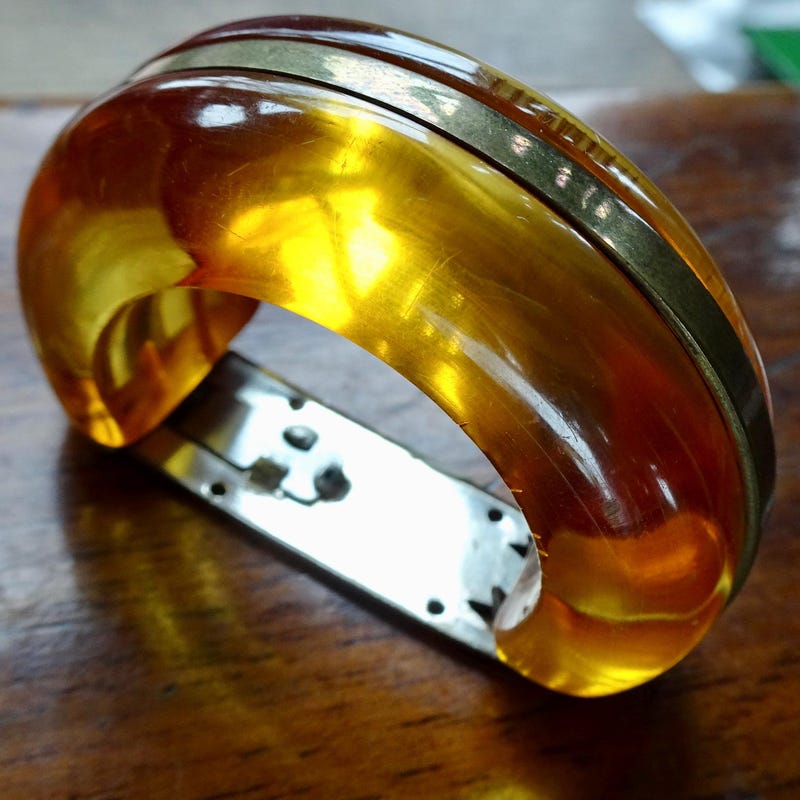 Prystal Bakelite - Etsy