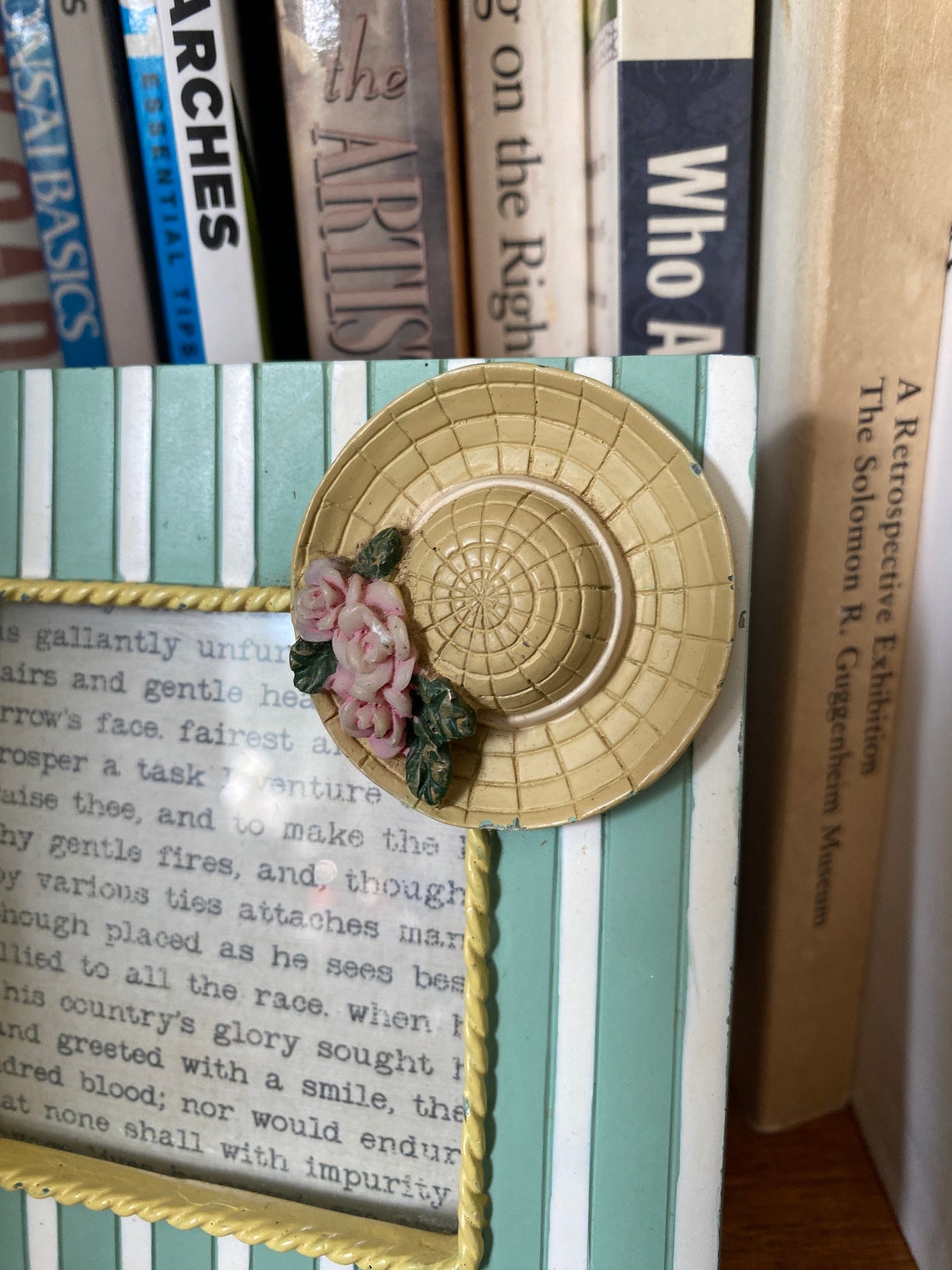 Vintage Resin Frame With Stripes and 3D Sun Hat Square Picture Frame ...