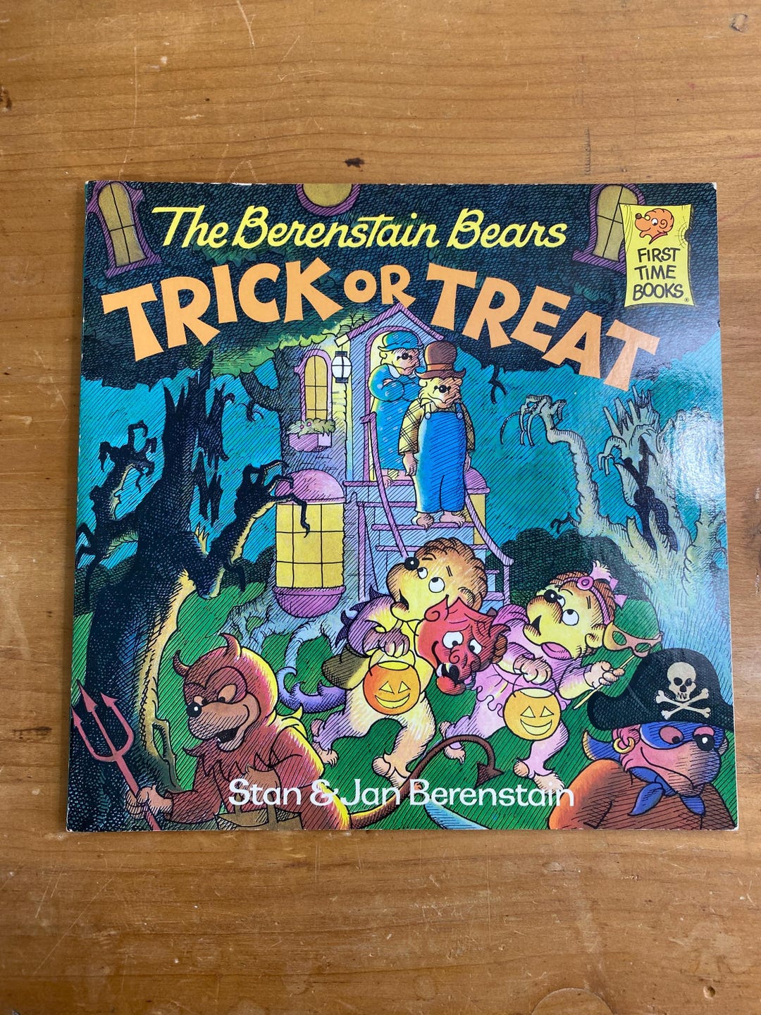 The Berenstain Bears Trick or Treat by Stan and Jan Berenstain - 1989 ...