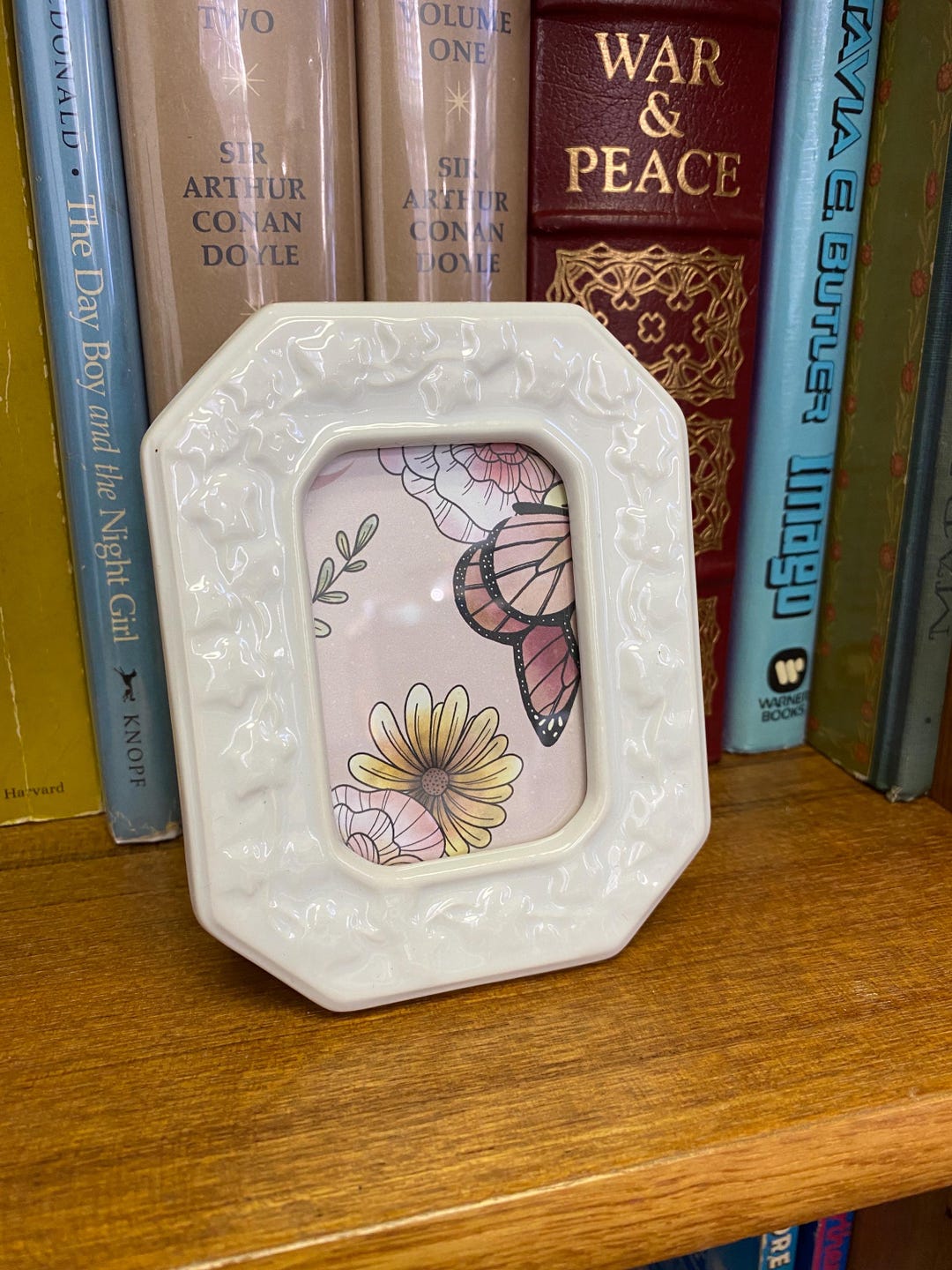 Vintage White Ceramic Picture Frame With Embossed Ivy Leaves - Standing ...