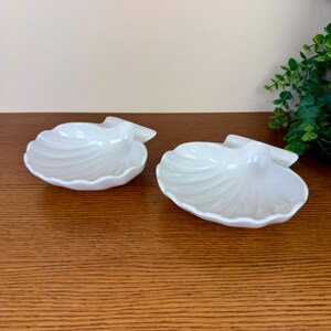 Vintage Hall Pottery Scallop Sea Shell Soap Dishes Set of 2 Ocean Beach House Aquatic Bathroom ...