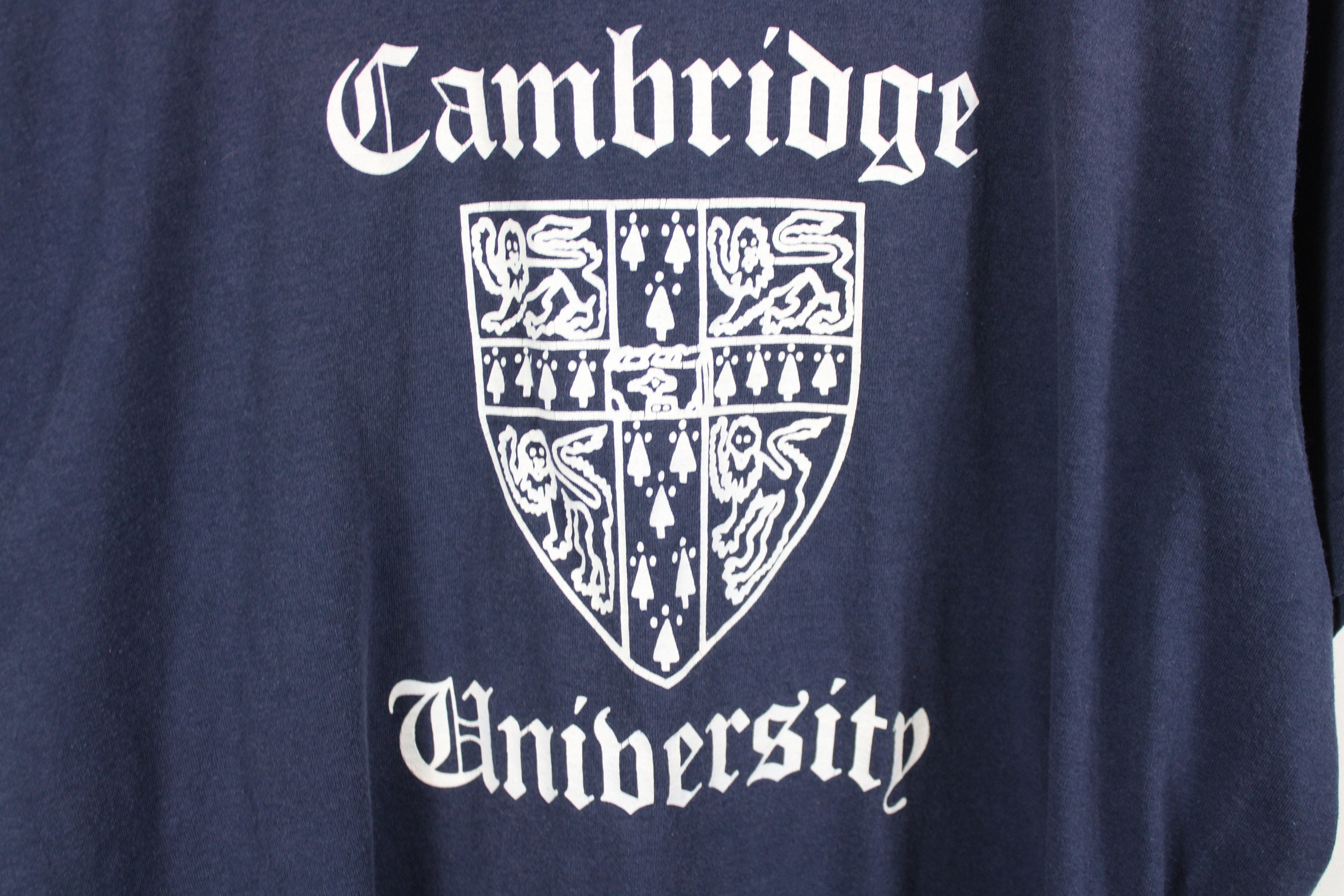 Cambridge-england University T-shirt / Vintage Collegiate Campus ...