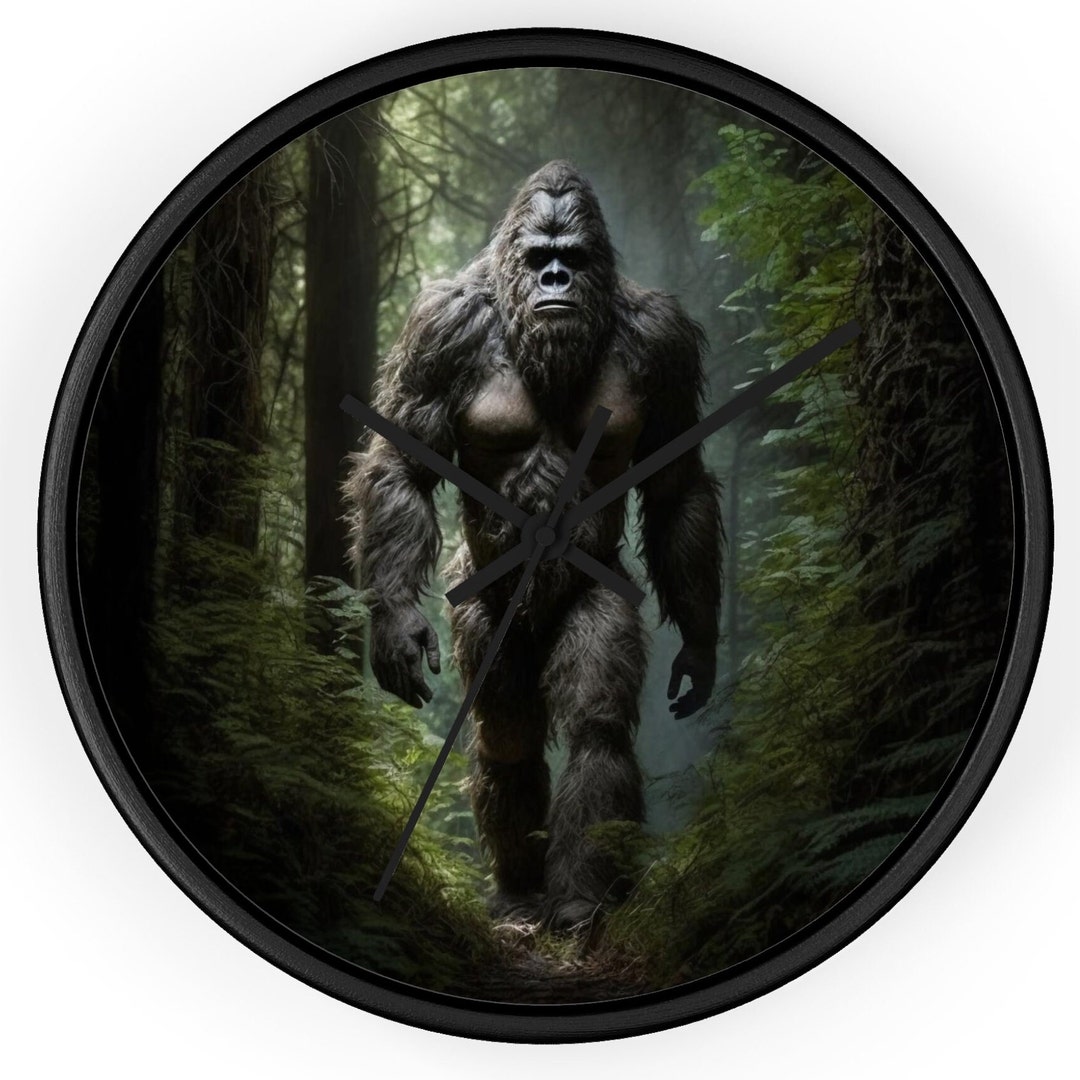 Unique Wall Clock, Bigfoot Gift, Cabin Decor, Round 10 Retro Analog ...
