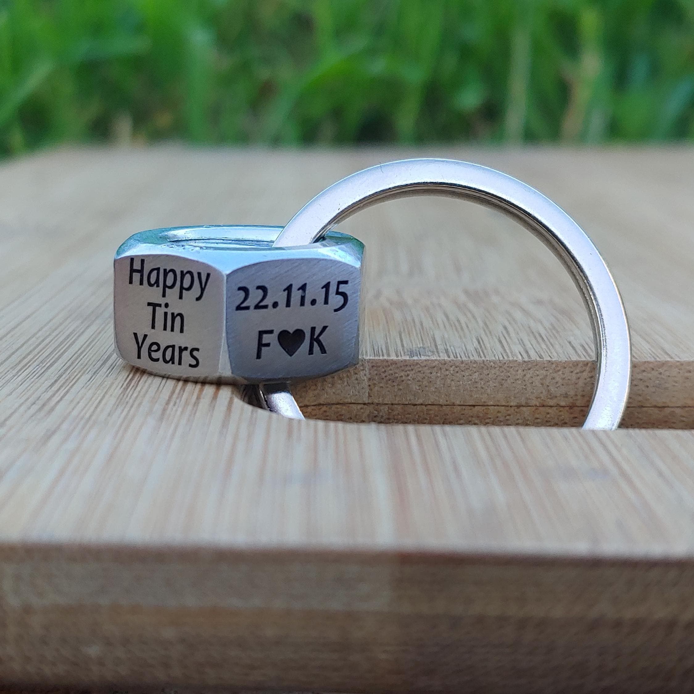 Happy TIN Years 10 Year Wedding Anniversary 10th Gifts Keychain Gift ...