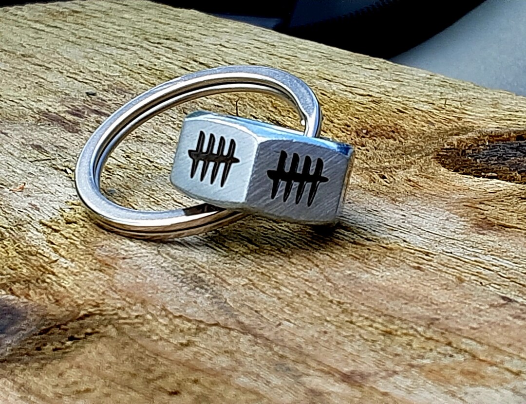 10 TALLY MARK Nut Keyring Husband Wife Gift for Men Wife 10th Wedding ...