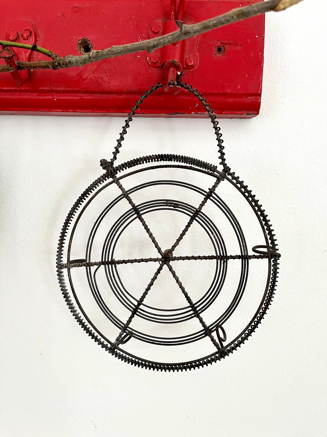 VINTAGE WIRE RACK With Hank, Trivet, Vintage Artwork, Scandinavian ...