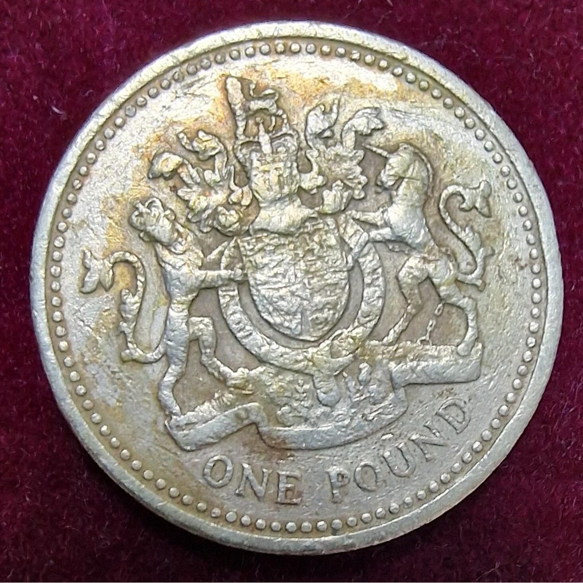Rare 1983 One Pound Coin – Elizabeth II – Edge Inscription Error “decus ...