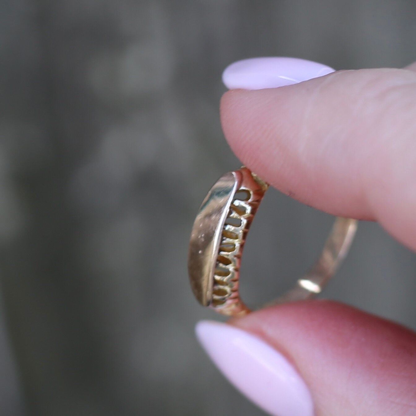 London Bridges Style Signet Ring in 18ct and 9ct Gold, Size N1/2 or 7 ...