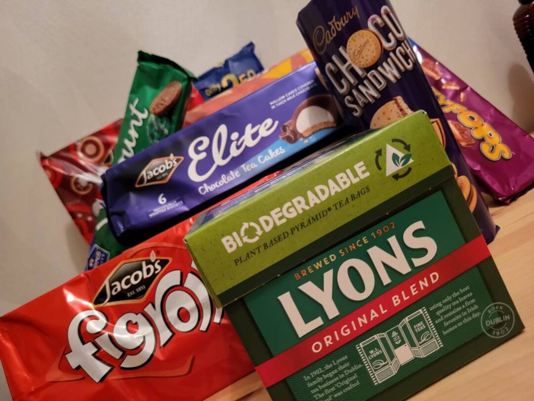 Irish Tea and Biscuits Surprise Box Gift Him Her Birthday Postal Hamper ...