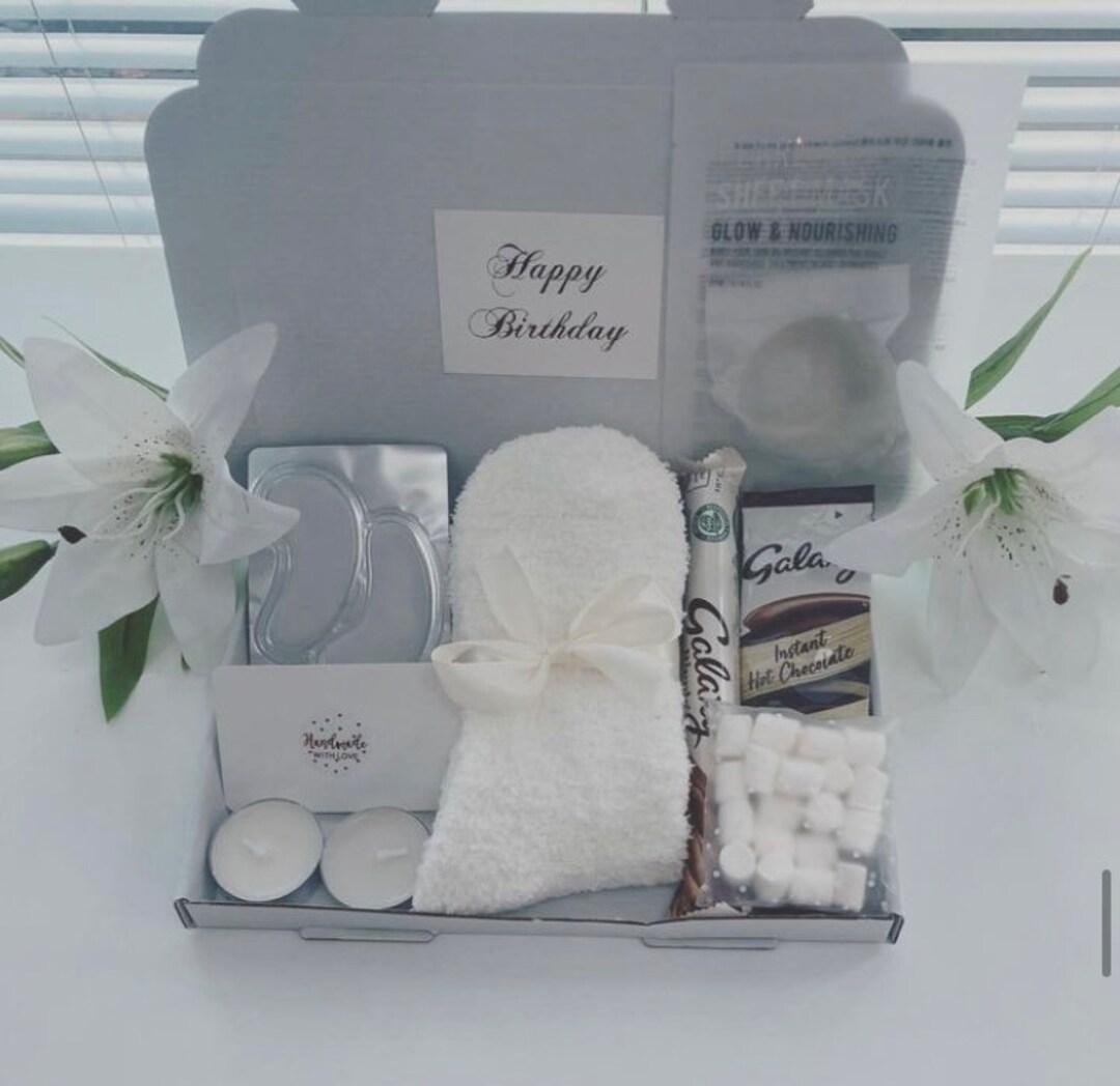 Cosy Socks Ladies Gift Box, Pamper Hamper for Her, Ladies Birthday Gift ...