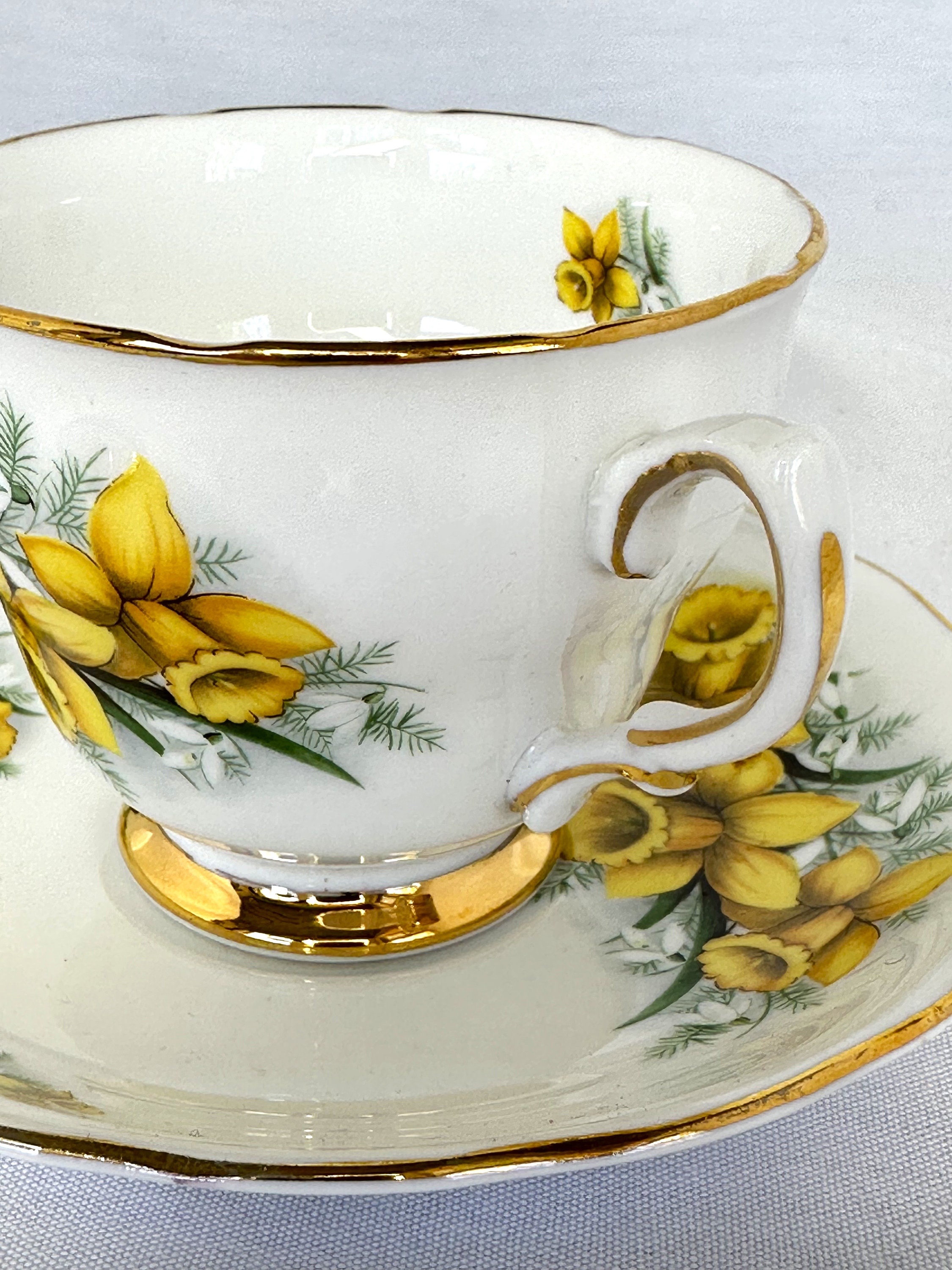 Yellow Daffodil Tea Cup by Colcough, Pretty Vintage Springtime Cup and ...