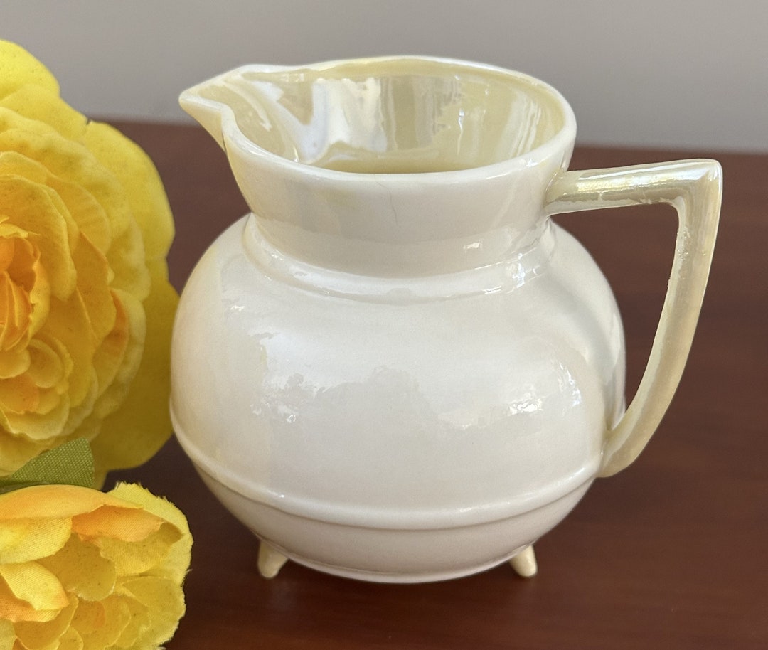 Belleek Cauldron Shaped Creamer/flower Vase - Cauldron/kettle/pot Shape ...