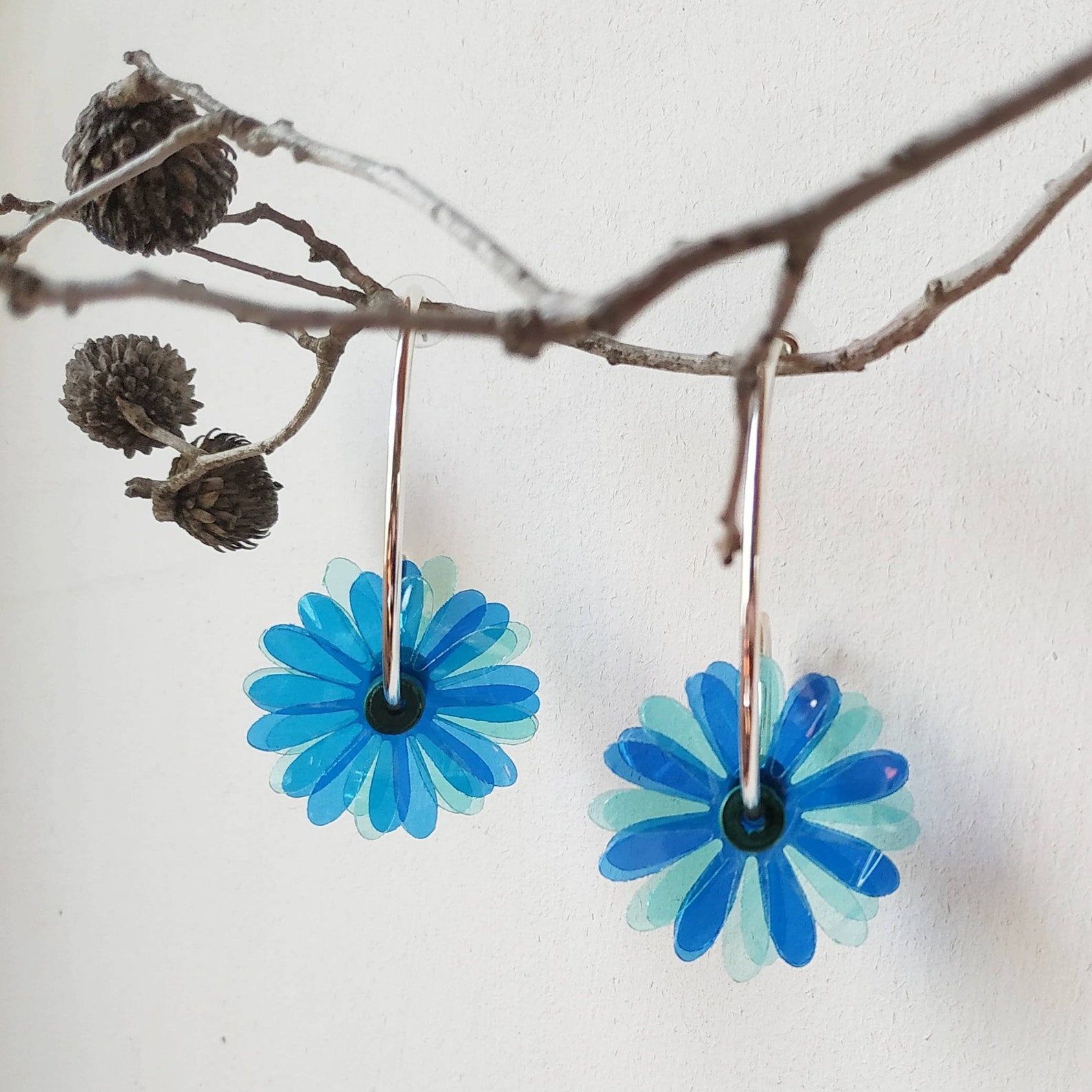 Daisy Flower Upcycled Plastic Hoop Earrings Medium Green - Etsy
