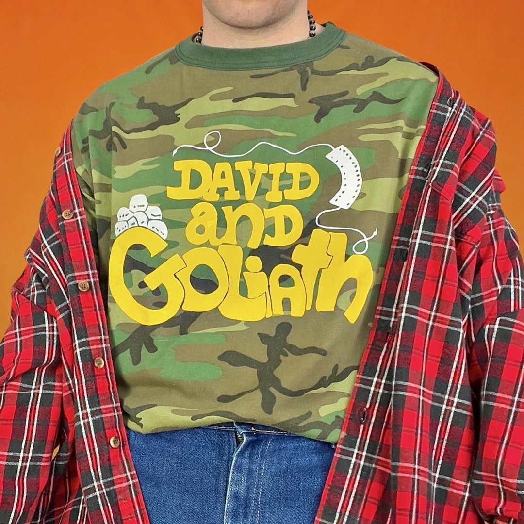 Vintage Camo David & Goliath Graphic T-shirt Cotton Crewneck Ringer Tee ...