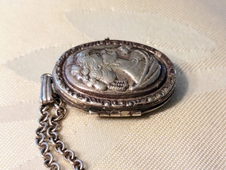 Vintage / Antique Sterling Silver Locket With a Raised Cameo of a Lady ...