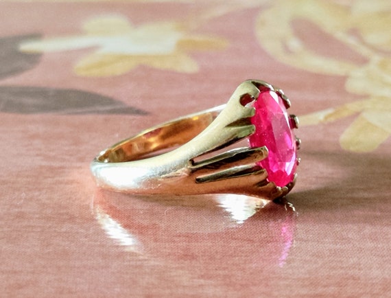 Vintage 9ct gold Ruby signet / pinky ring - Gem