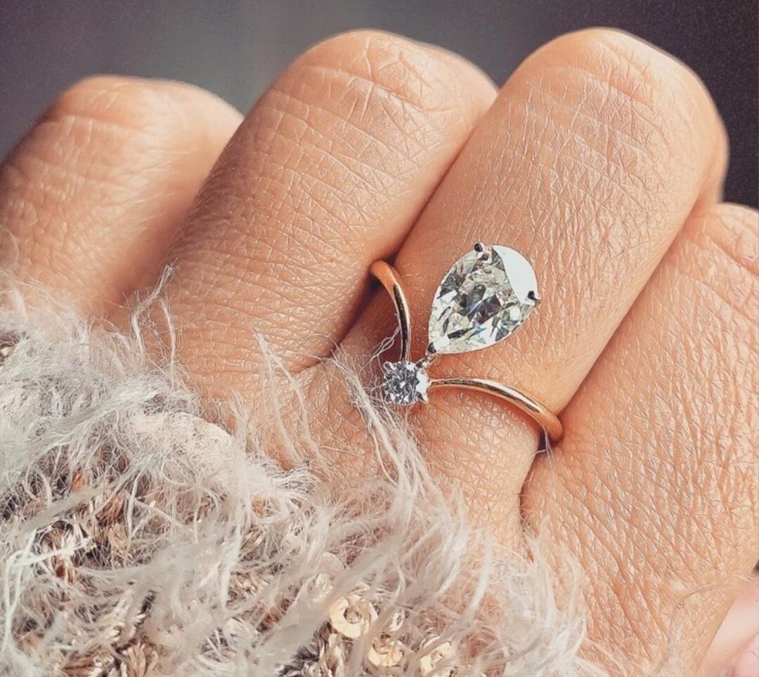 Dainty Teardrop Bridal Ring, Pear & Round Cut Moissanite Diamond Ring ...