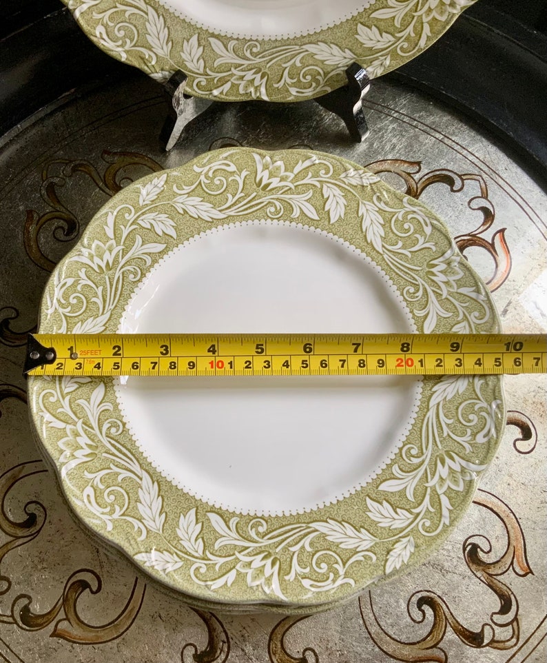 Delightful 24pc J & G Meakin England Sterling Renaissance Dinnerware ...