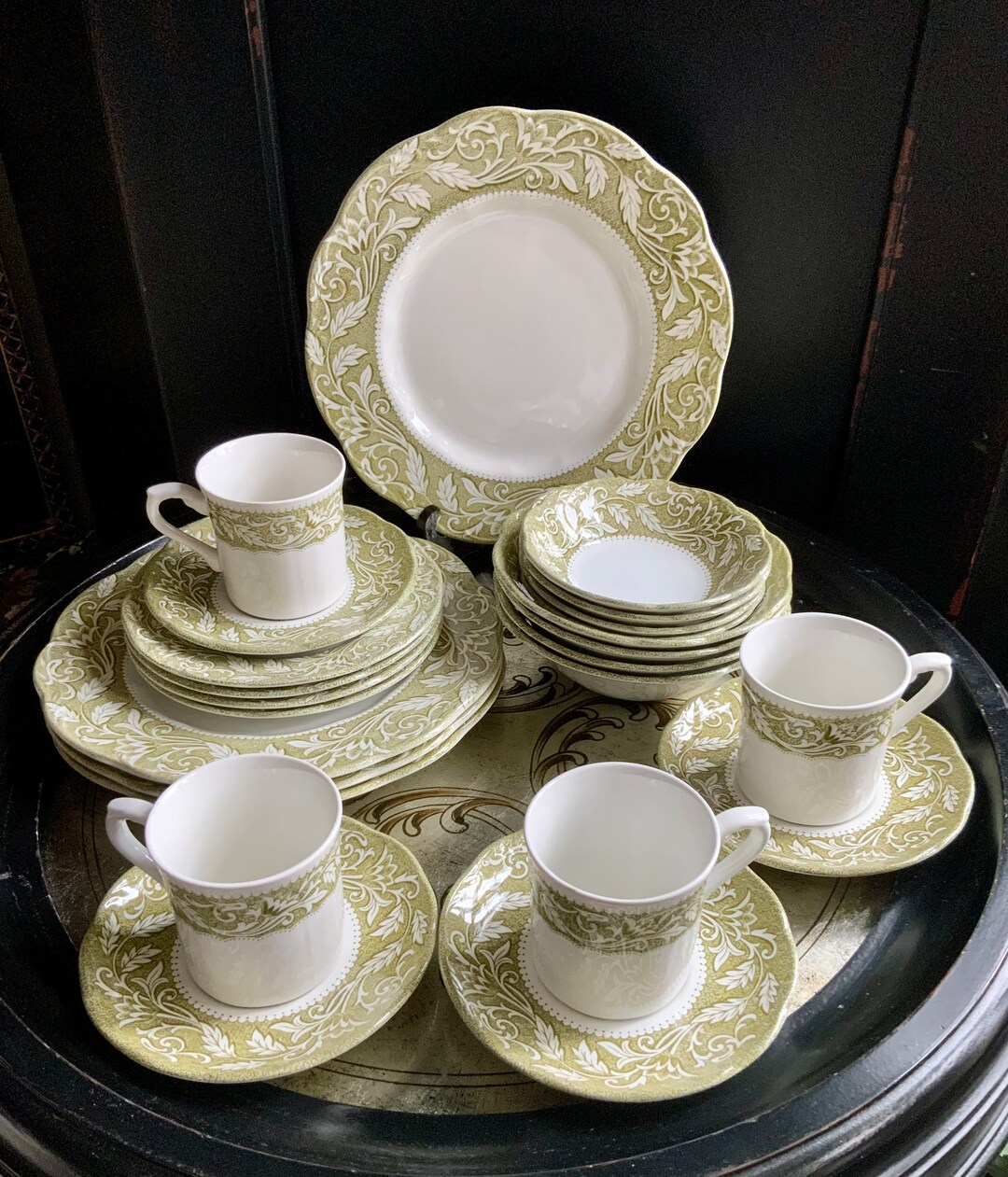Delightful 24pc J & G Meakin England Sterling Renaissance Dinnerware ...