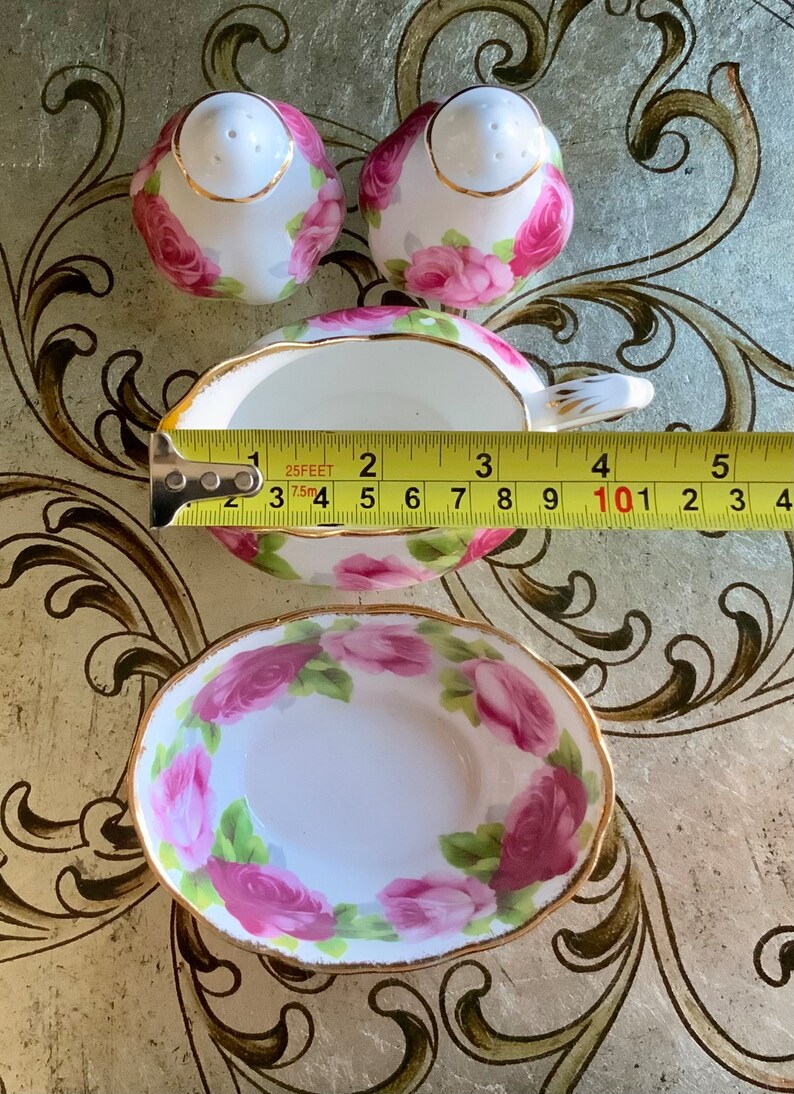 Top Drawer 36 Pc Royal Albert Old English Rose Dinnerware Set Includes ...