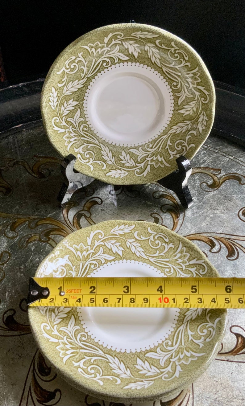 Delightful 24pc J & G Meakin England Sterling Renaissance Dinnerware ...