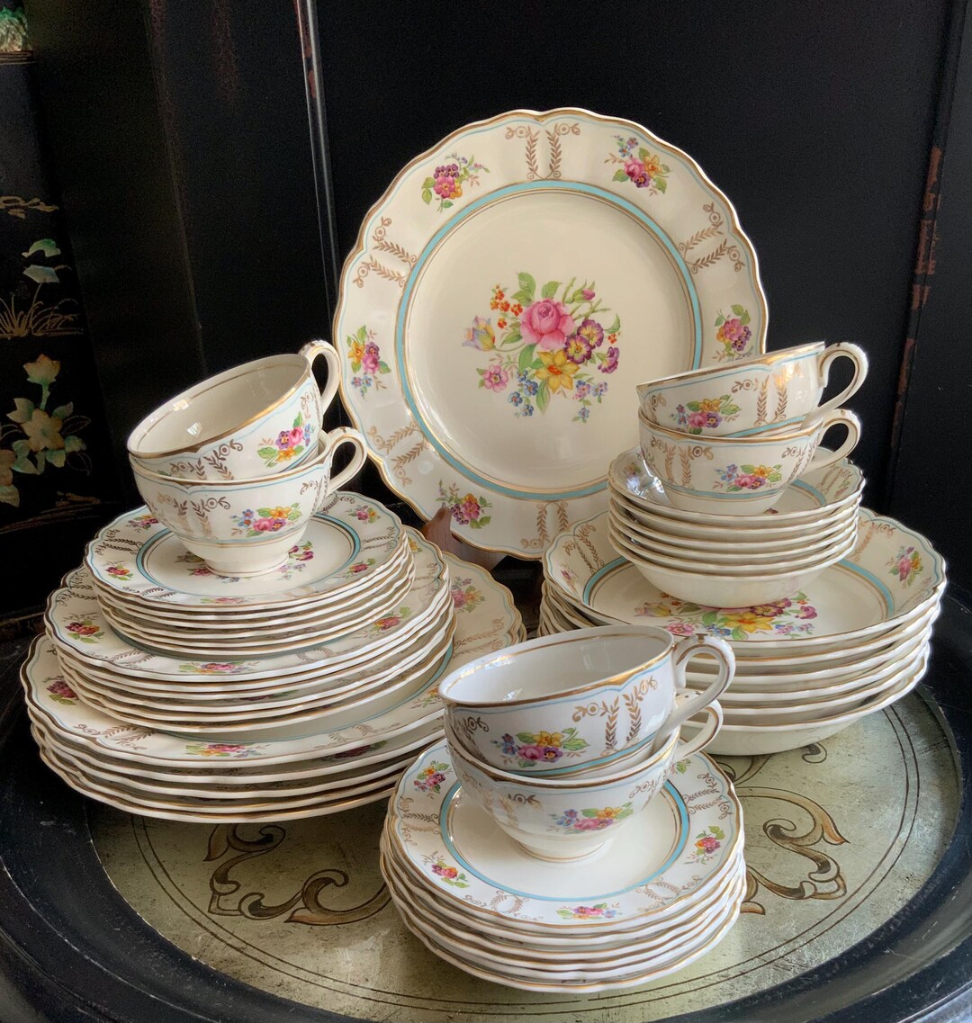 Absolutely Beautiful Extremely Hard to Find Near Mint Complete 42 Pc ...