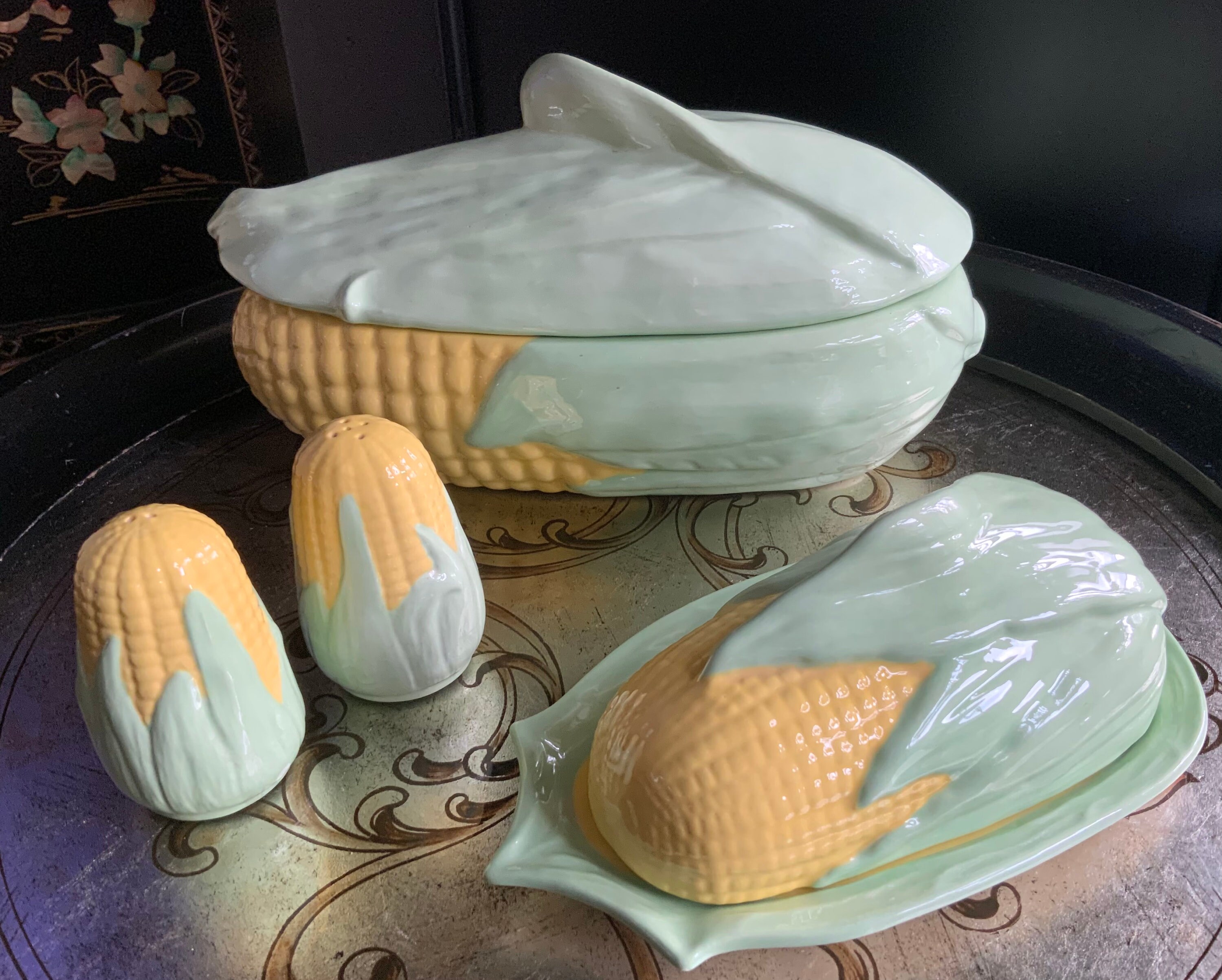 Fun and Fantastic 6 Pc Corn on the Cob Set Includes Covered Casserole ...