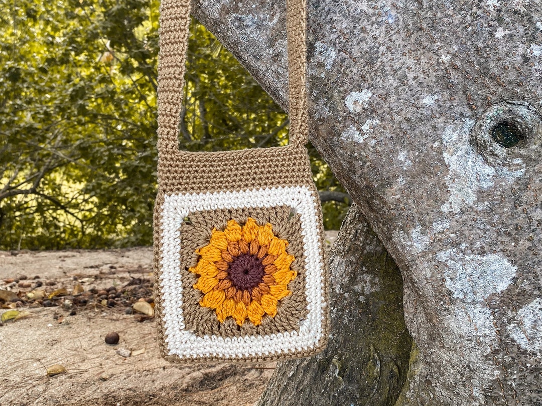 Sunflower Shoulder Bag Crochet Pattern - Sunflower Bag Pattern ...