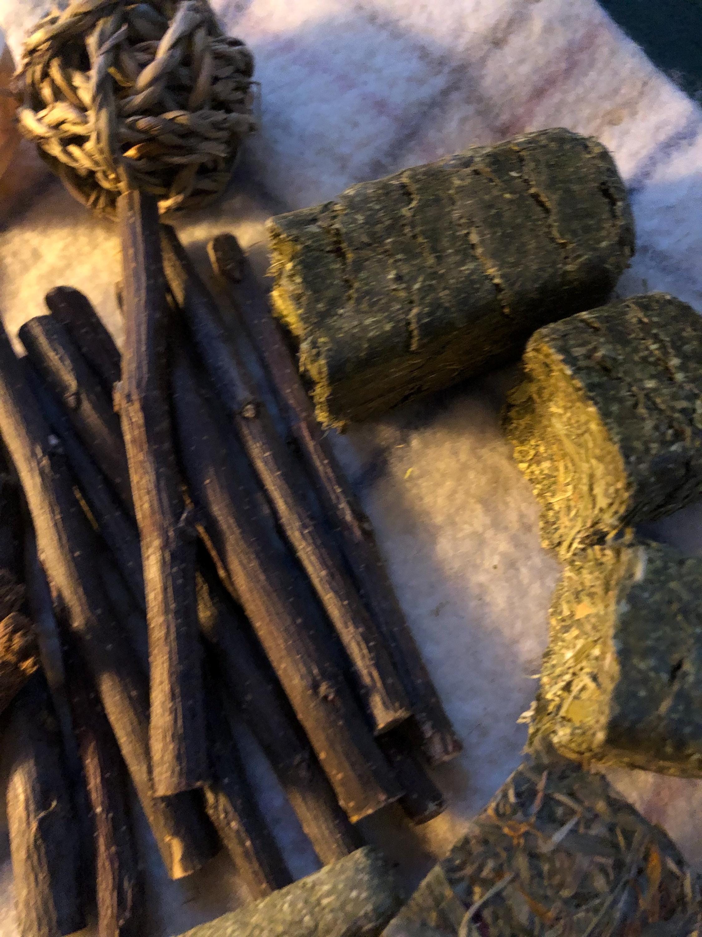 Mixed Rabbit Toy/treat Box Sticks, Balls, Hay, Bamboo, Chews Gift for ...