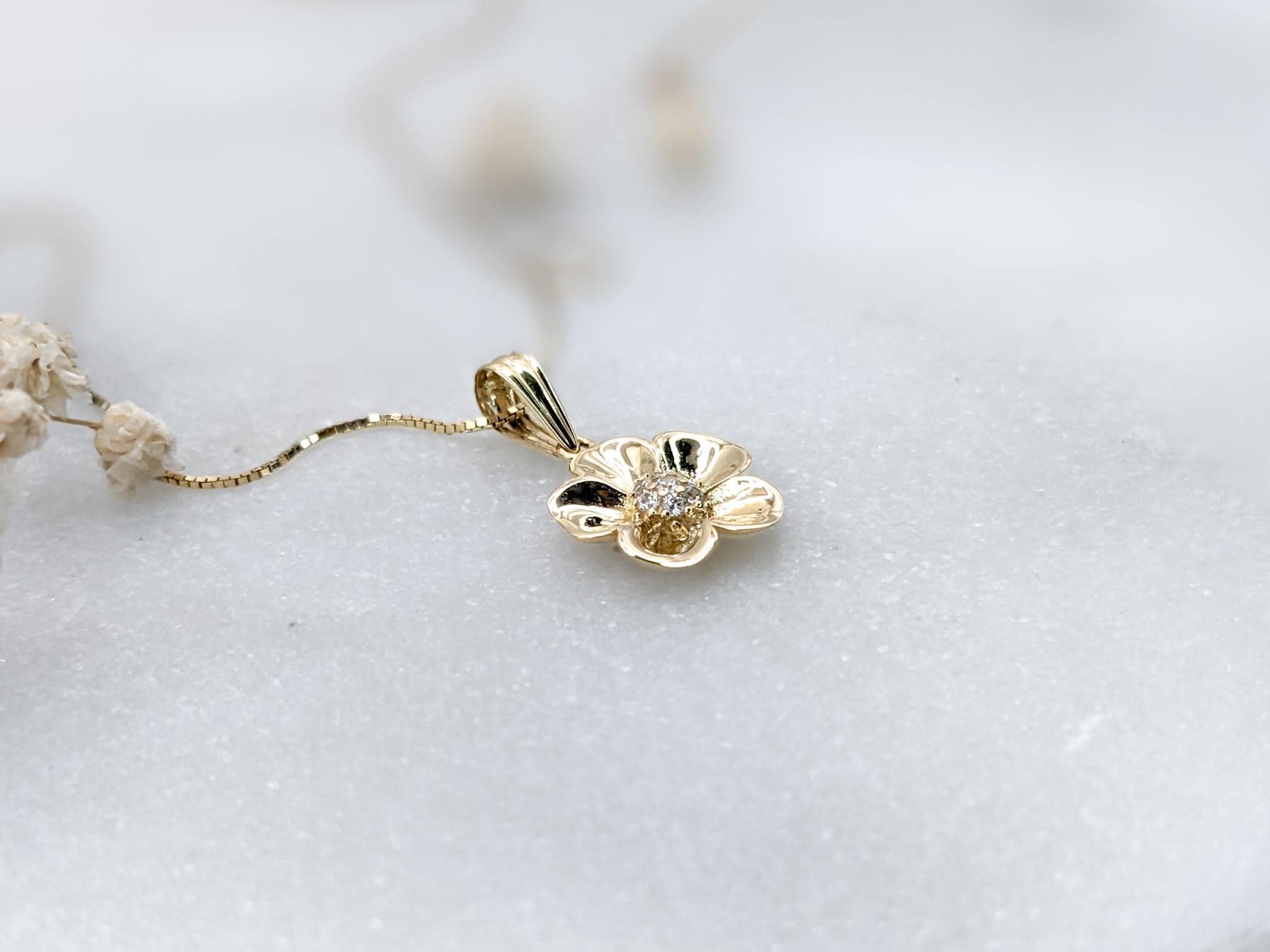 14k Solid Gold Tiny Flower Pendant Necklace, Dainty Flower Pendant ...