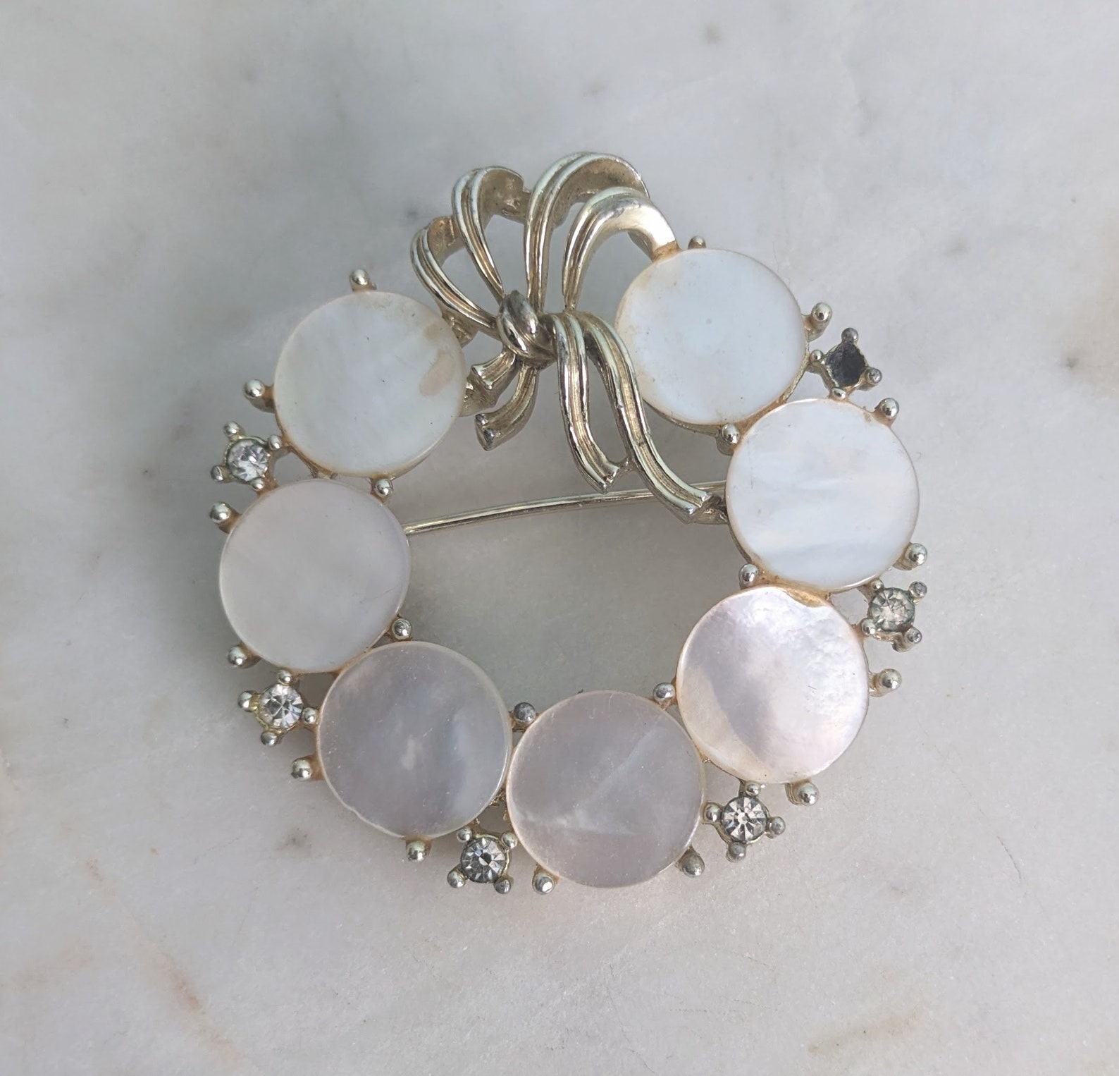 Lisner Genuine Mother of Pearl Circle Brooch, Vintage Jewelry Signed ...