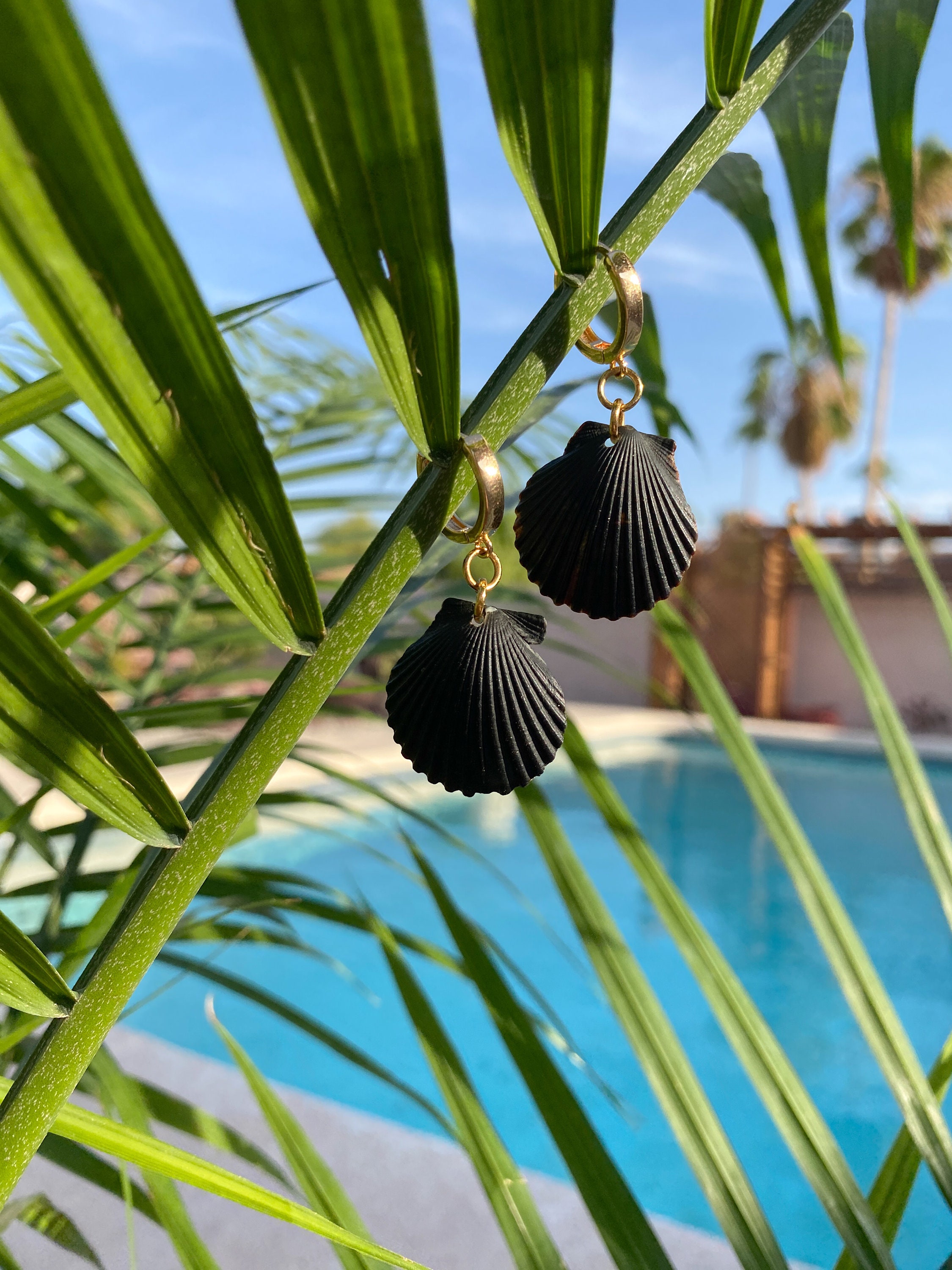 Handmade Seashell Earrings. : Black Colored Scallop Shell With 18k Gold ...