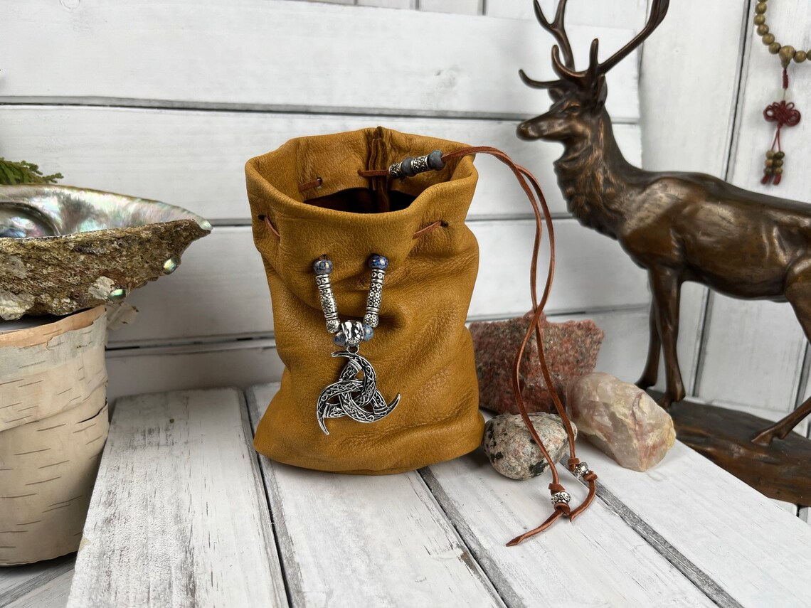 Deerskin Treasure Pouch, Viking Amulet Knot Pendant, Handmade, Dice Bag ...