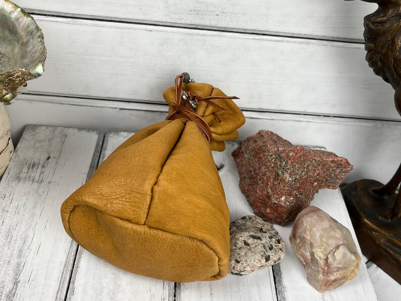 Deerskin Treasure Pouch, Viking Amulet Knot Pendant, Handmade, Dice Bag ...