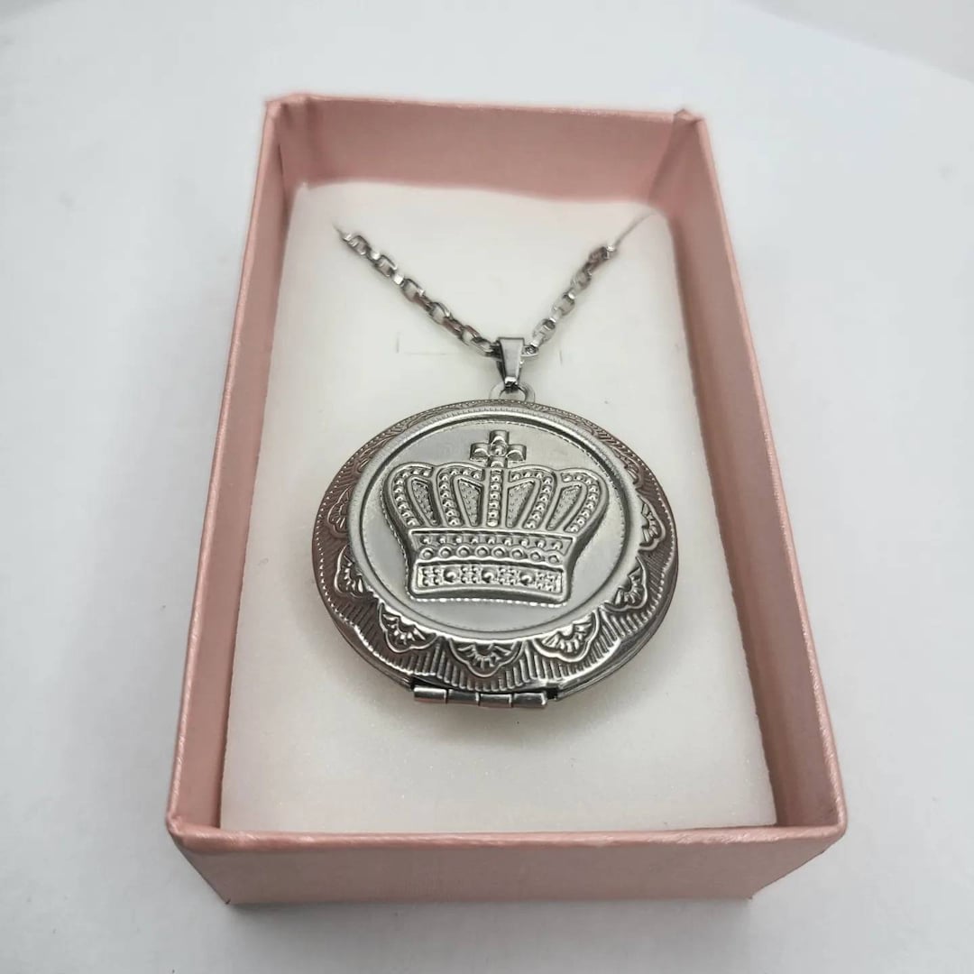 Large Crown Photo Locket - Etsy
