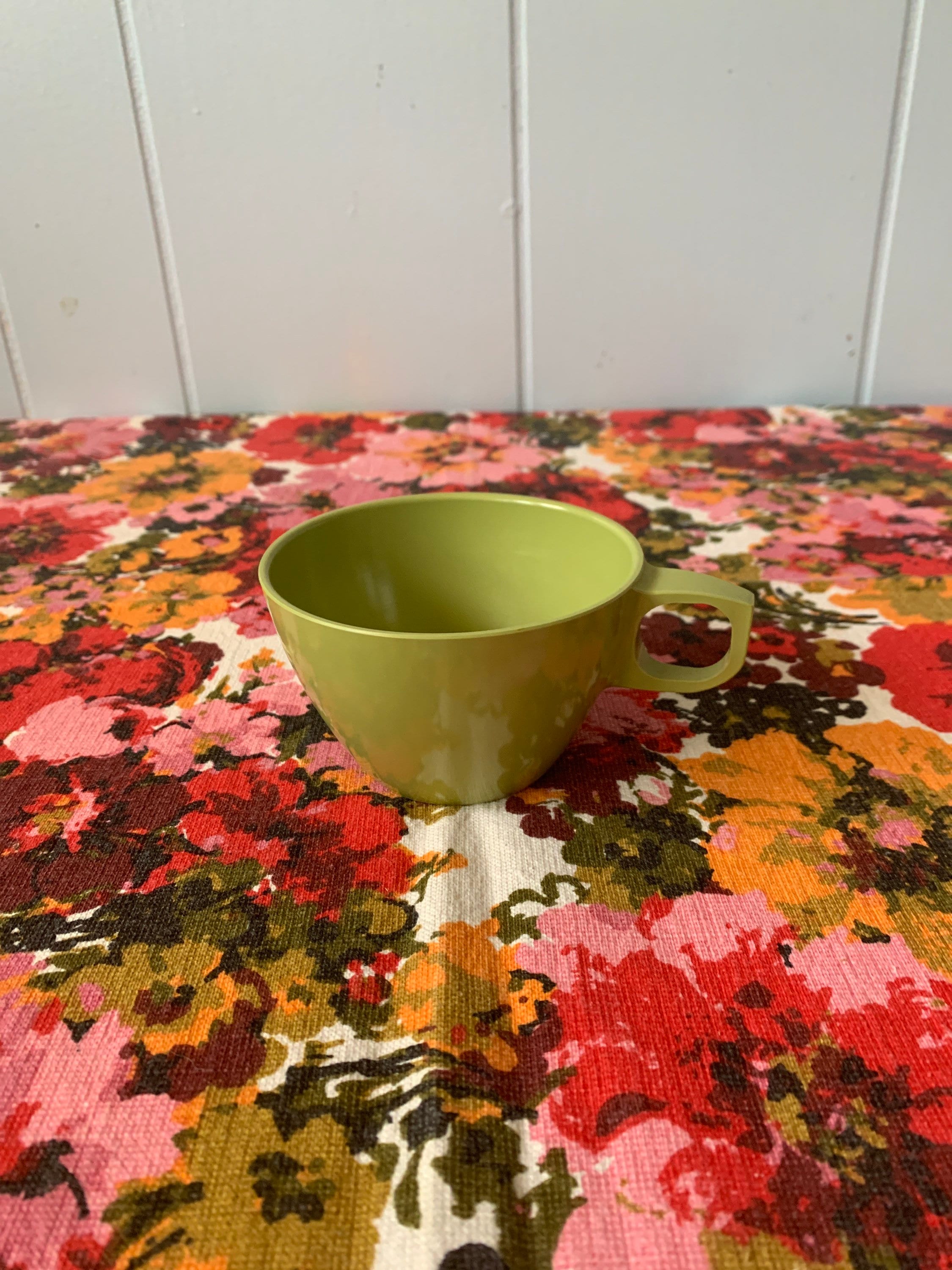 Complete Place Settings for 8. Mello Ware and Mello Belle With 7 ...