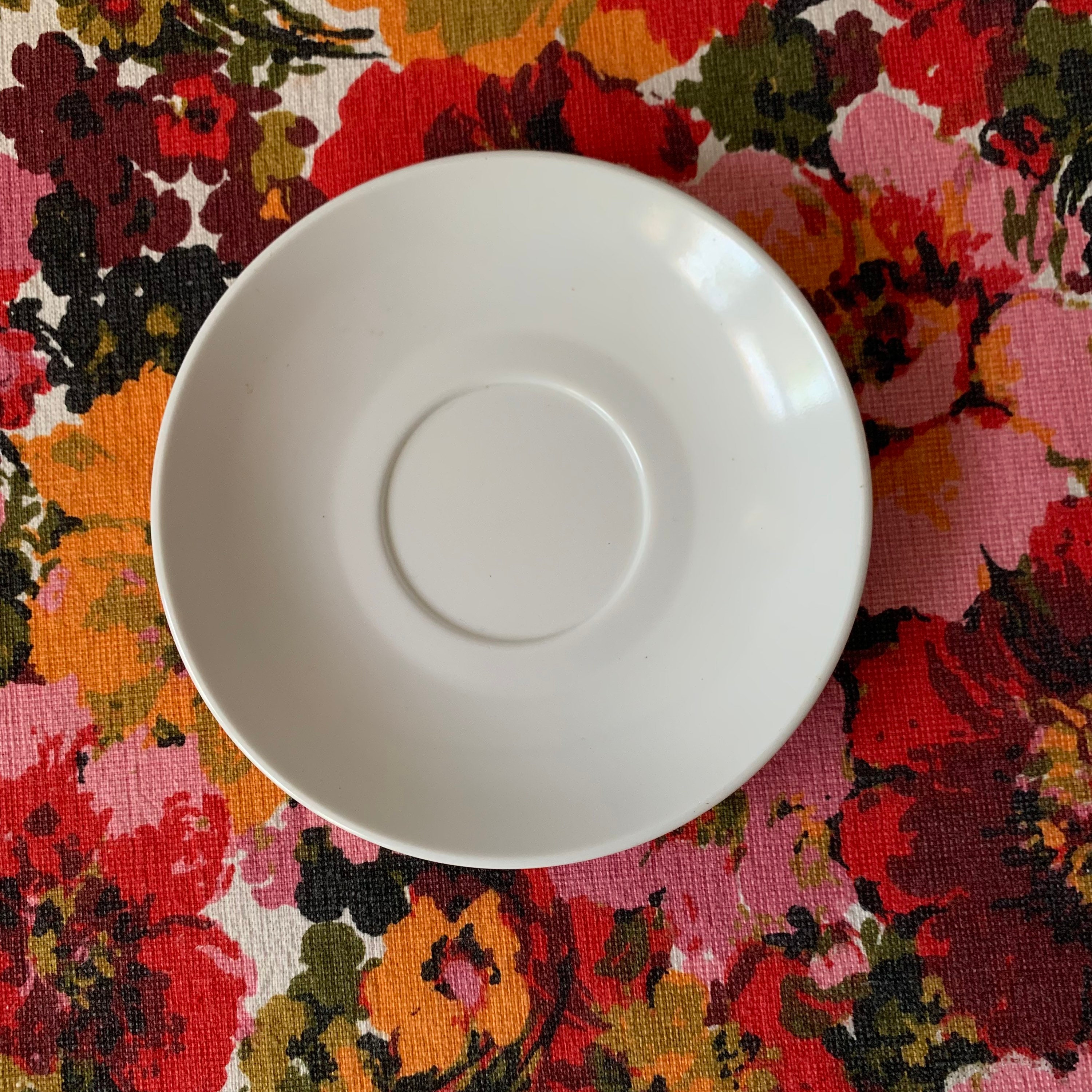 Complete Place Settings for 8. Mello Ware and Mello Belle With 7 ...