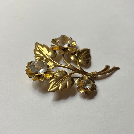 Vintage large gold flower brooch with chunky rhinesto… - Gem