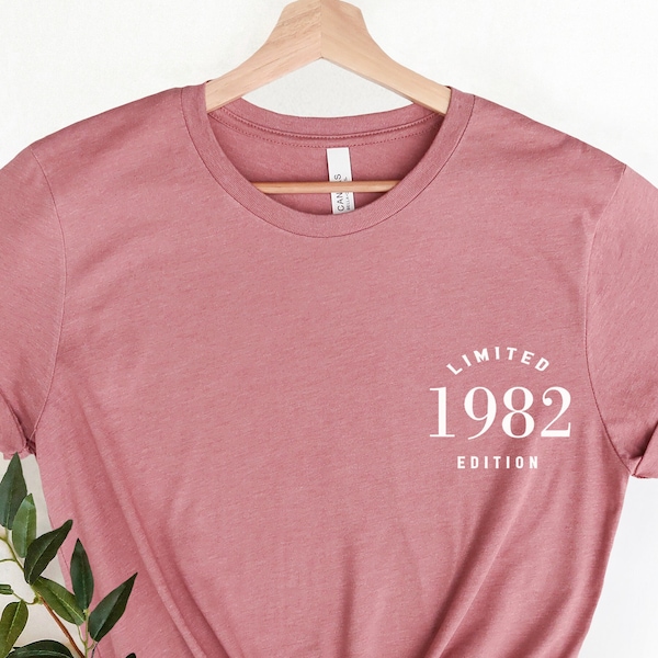 Vintage 1982 Tshirt - Etsy