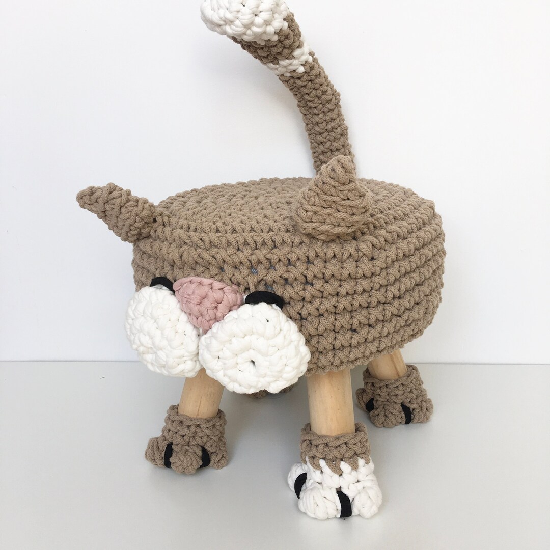 Neutral CAT STOOL, Crochet POUF/ Wood Base Kitten Beige Stool / Natural ...