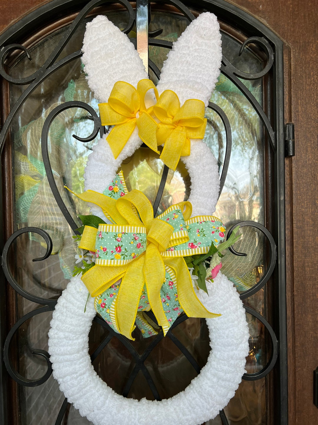 Bunny Wreath, Decorative Yarn Bunny Wreath - Etsy