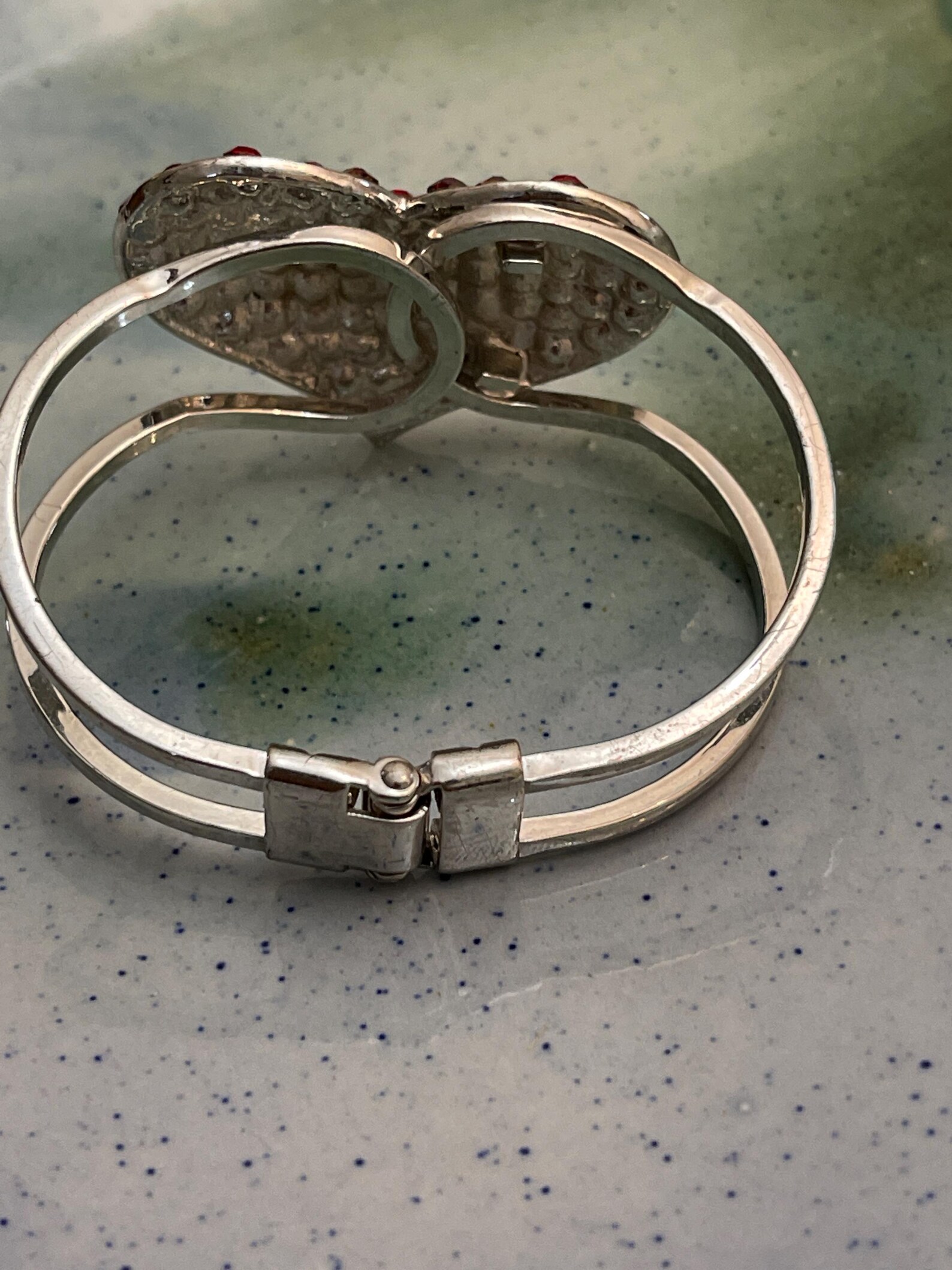 Red Heart Shape Hinged Clamper Bangle Red Rhinestone Silver Tone Hinged ...