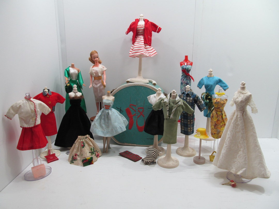 Uneeda Wendy 11 1/2 Fashion Doll W/case & Wardrobe, 1960's - Etsy