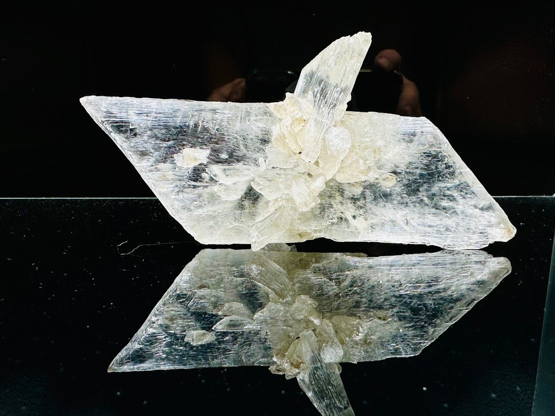 New Find Unique Selenite Crystal, Clear Selenite, Fishtail Selenite ...