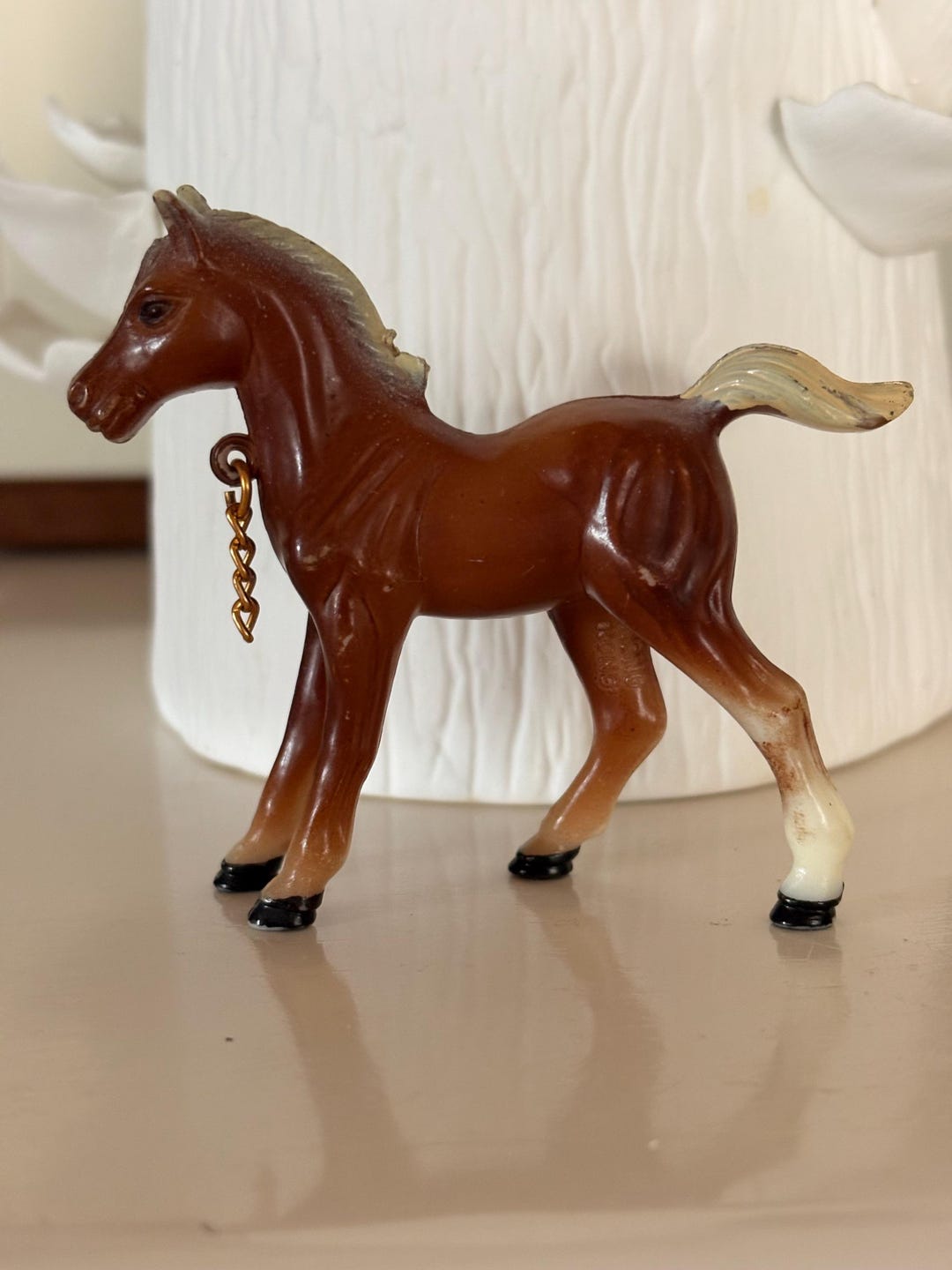 Vintage 90’s Buckskin Plastic Foal Gold Accent Chain - Etsy