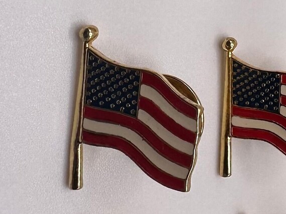 Lot of 20 American Flag Pins Metal and Enamel America… - Gem