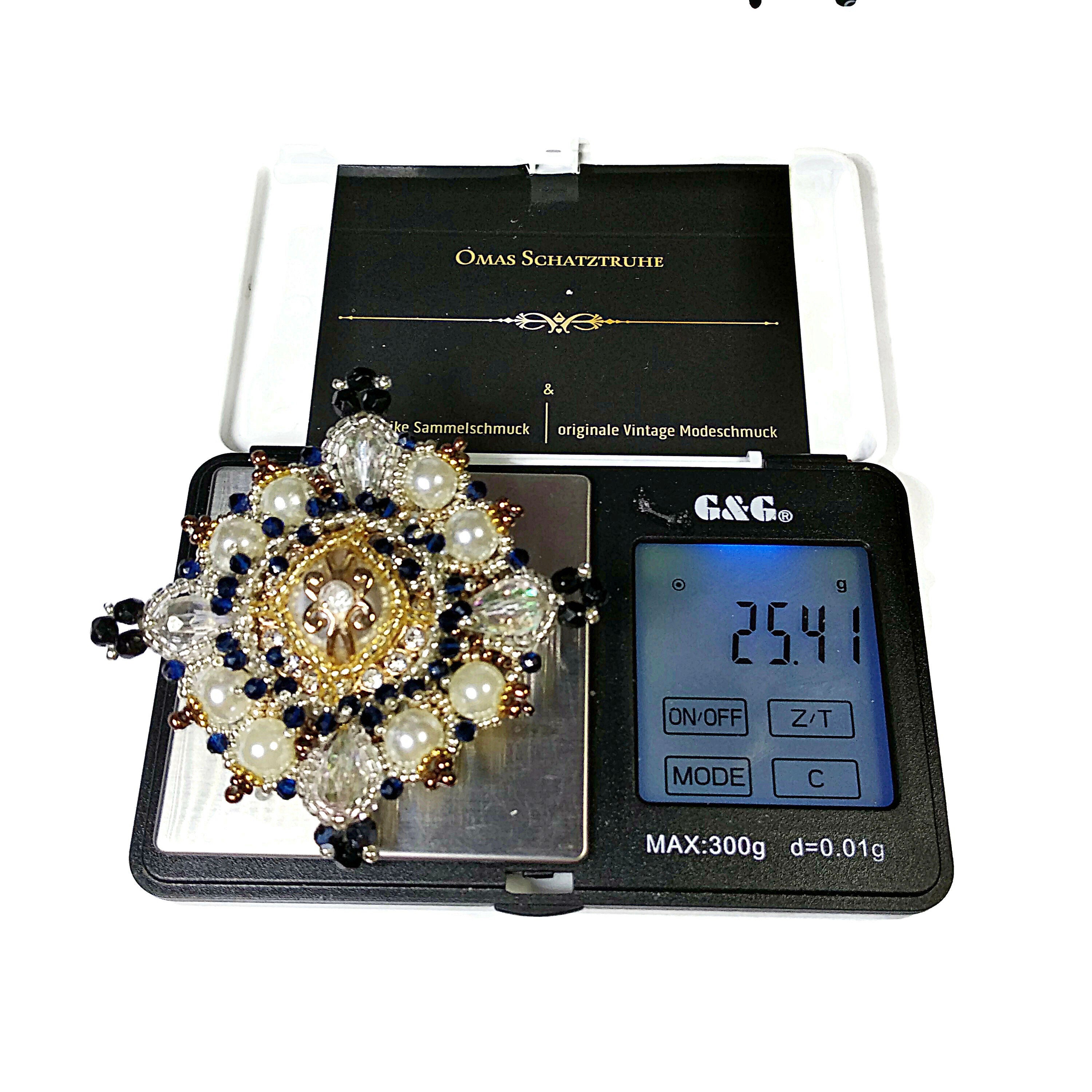 Zauberhafte Weis-blaue Medaille Wappen Brosche Kaiser-orden - Etsy ...