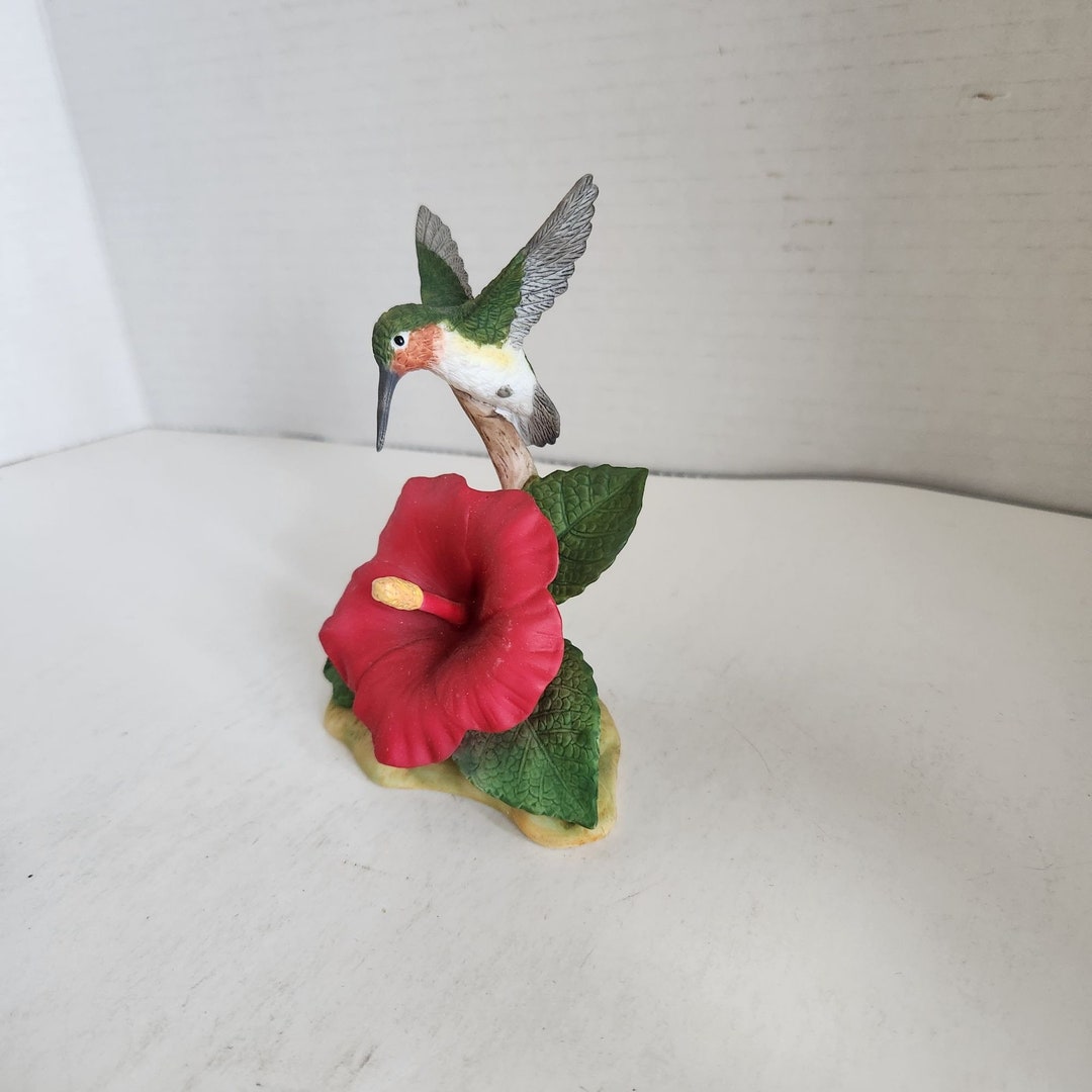 Porcelain Hummingbird With Red Hibiscus, Andrea by Sadek 4.5 X 3.75" - Etsy